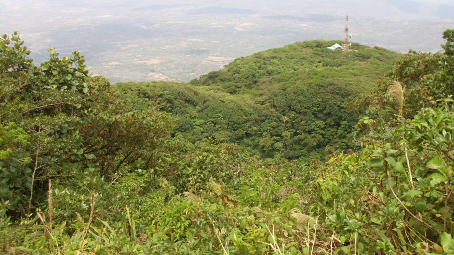 Volcán Mombacho: Una aventura entre las cumbres y la naturaleza - Vive ...