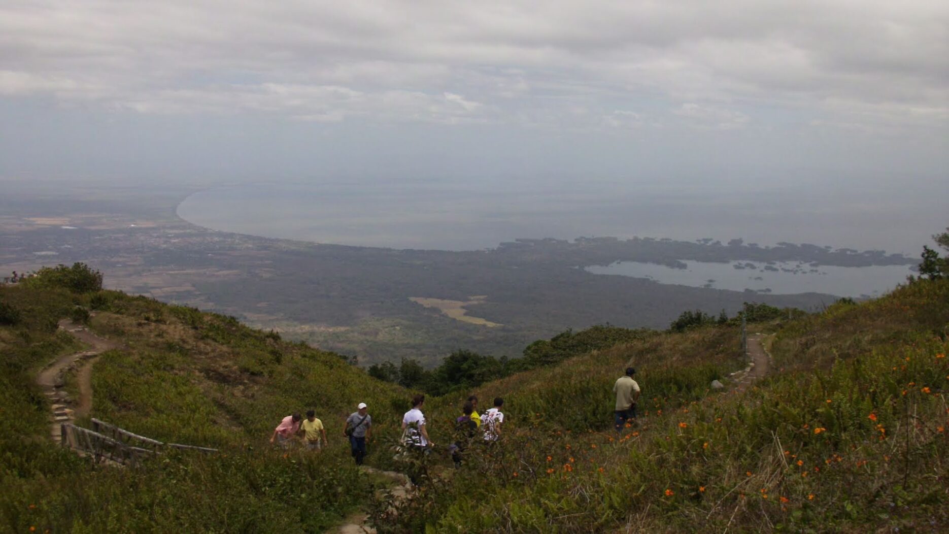 Volcán Mombacho: Una aventura entre las cumbres y la naturaleza - Vive ...