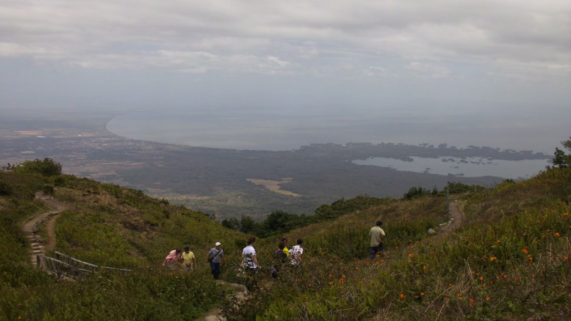 Volcán Mombacho: Una aventura entre las cumbres y la naturaleza - Vive ...